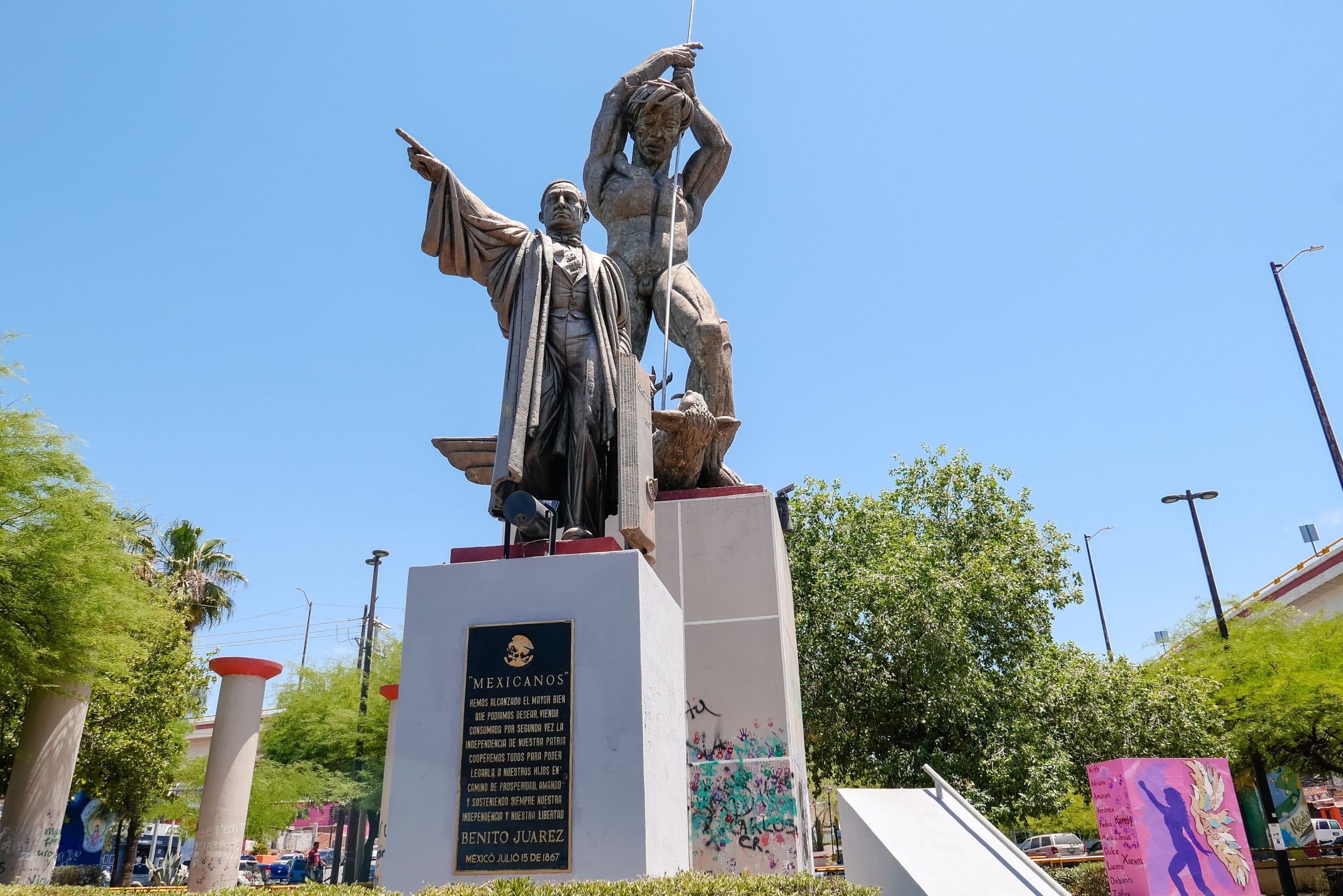 El 'Monumento a la razón', de Nogales, Sonora, es obra de un migrante ...