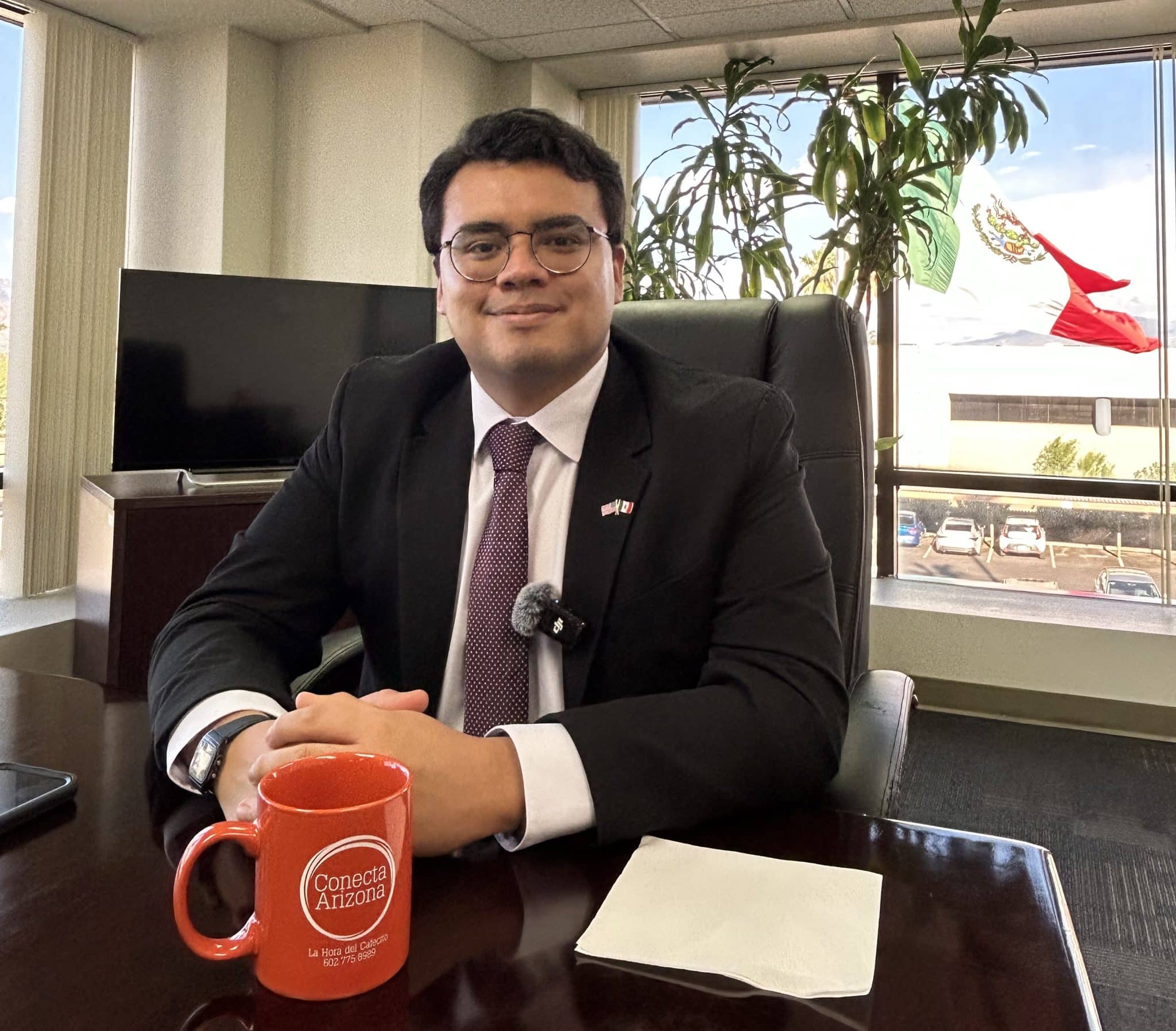 Compromiso y cercanía: el nuevo cónsul de México en Tucson, Fernando Adrián Sánchez Roldán ...
