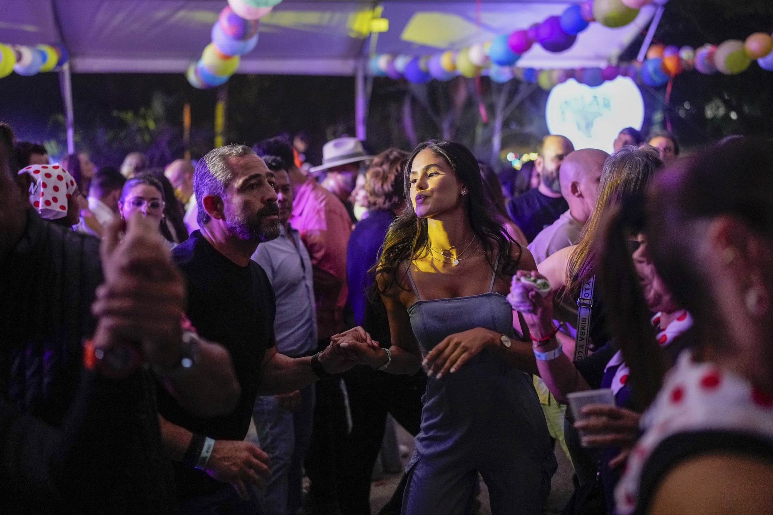 Bailar después de los 50: médicos destacan beneficios para la salud ...